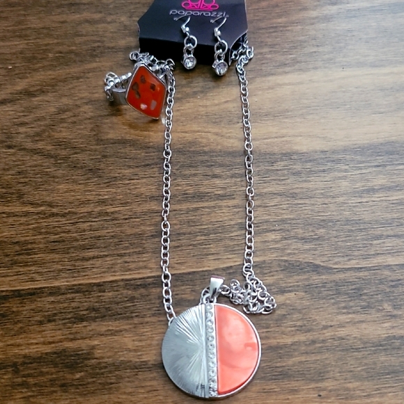 paparazzi | Jewelry | A3 Paparazzi Silver And Pink Necklace Modern ...